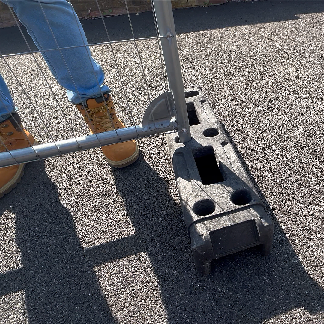 Round-Top Temporary Heras Fence Set – tradefence